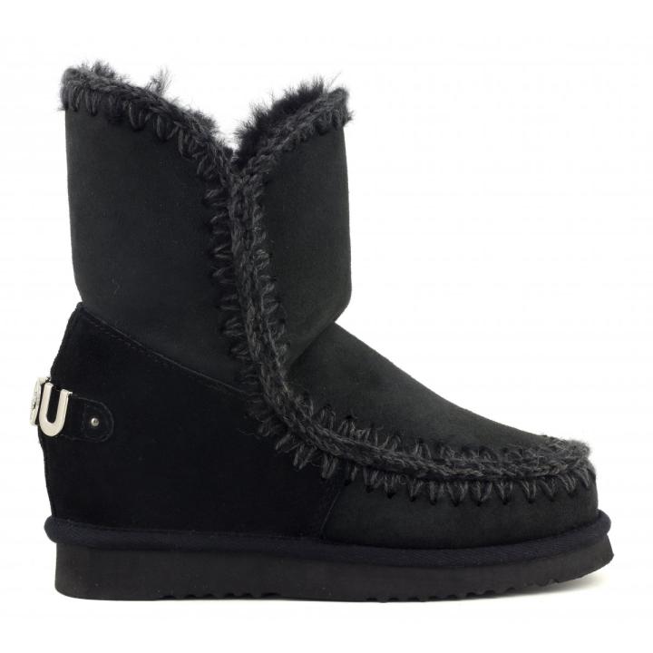Botas MOU inner wedge short logo metálico color negro MOU BOOTS | Miravia